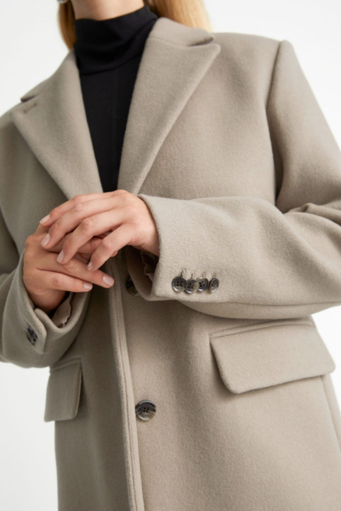7 Essential Minimalist Clothes That Deserve A Spot In Your Autumn ...