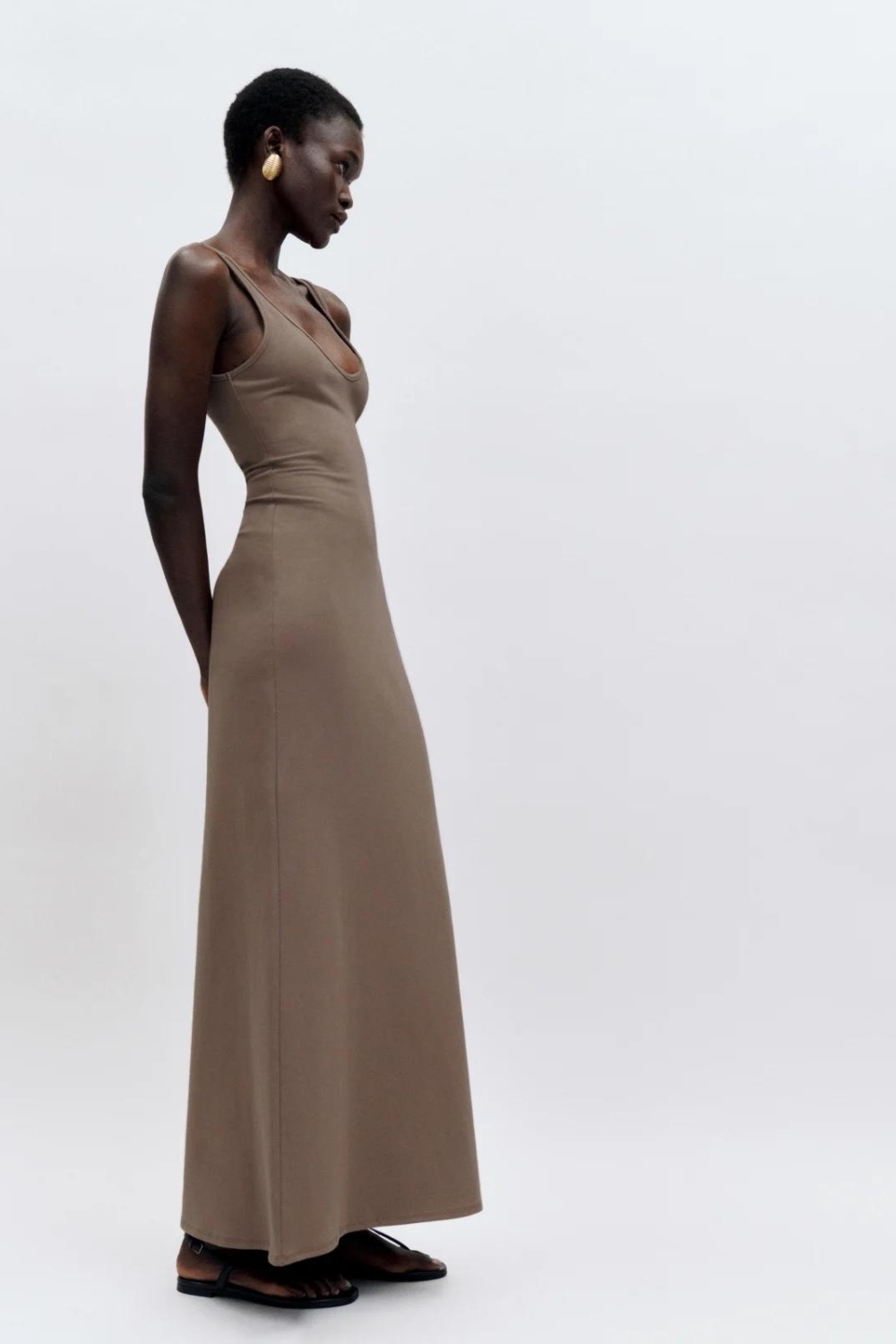 11 Neutral Maxi Dresses Actually Worth Spending On