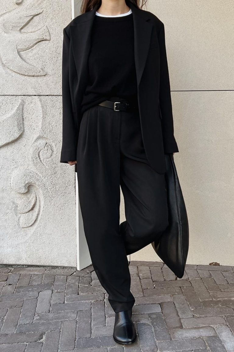 The Top 11 Minimalist Fashion Bloggers To Improve Your Style