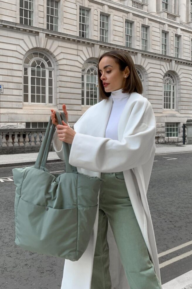 7 Effortlessly Chic Neutral Outfits You Must Copy This Spring