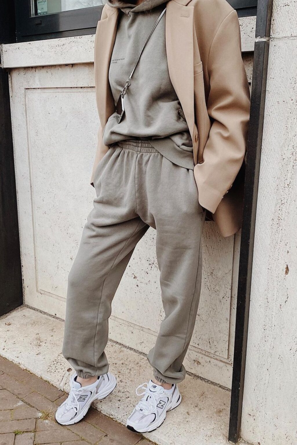 12 Chic Hoodie Outfits For Women For A Cool Stylish Look | Style by Savina