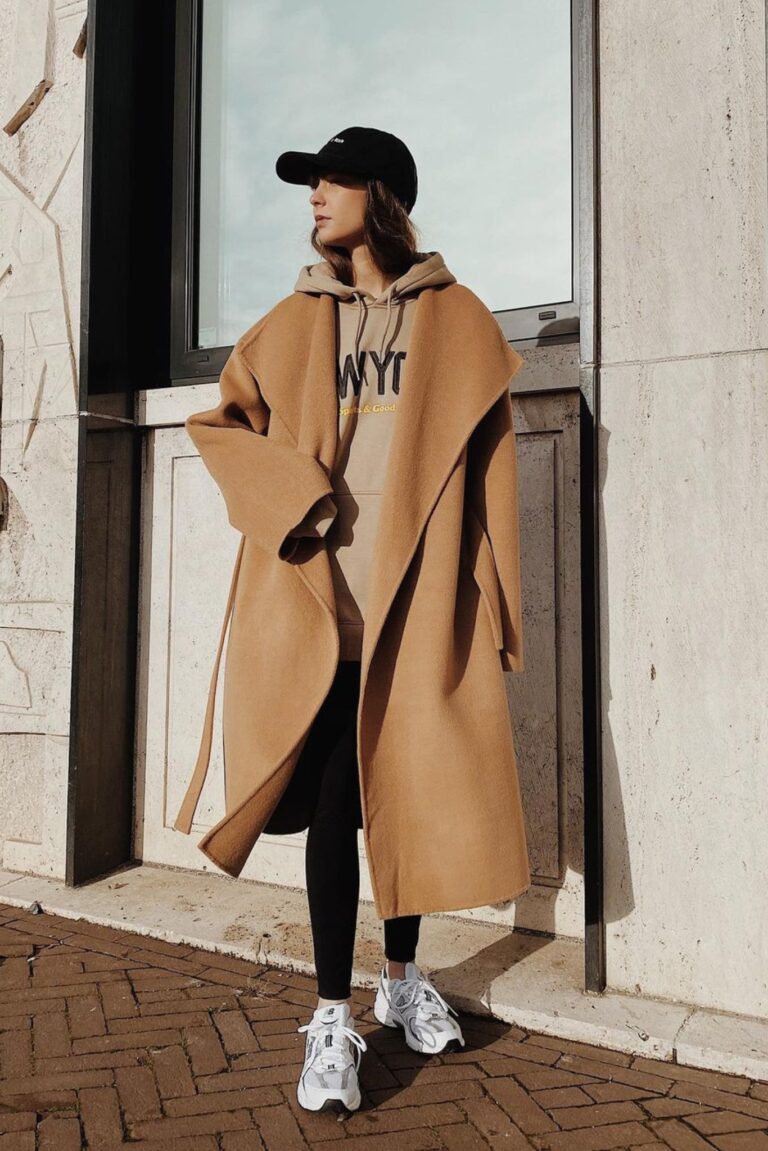 12 Chic Hoodie Outfits For Women For A Cool Stylish Look | Style by Savina