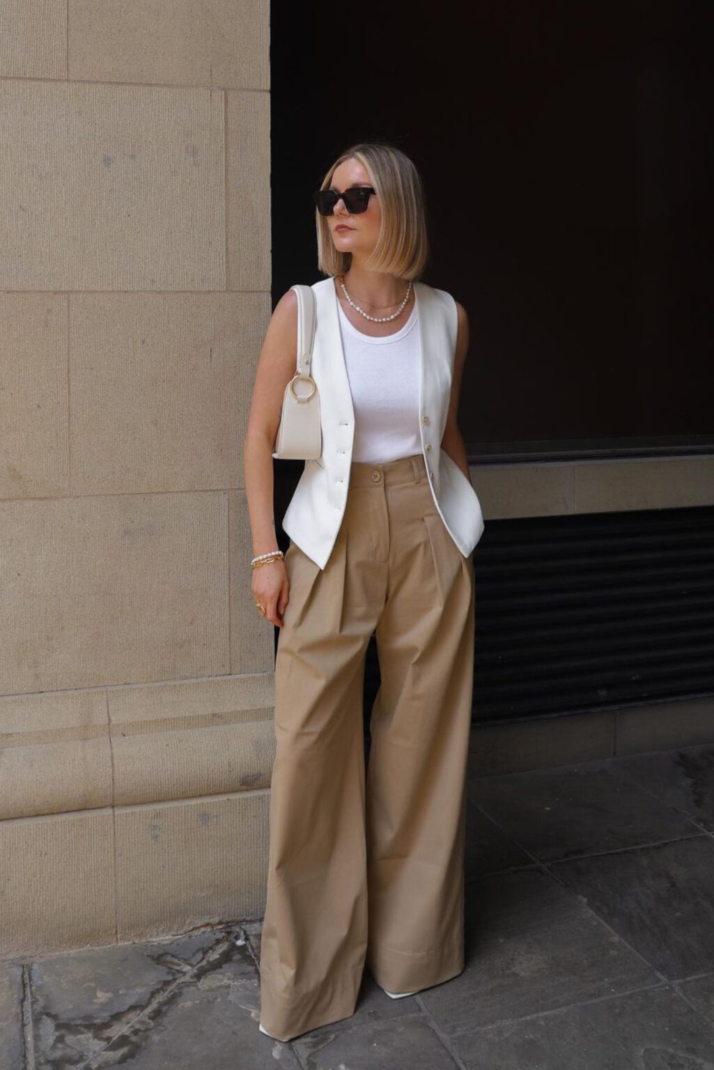 11 Best Job Interview Outfits: How To Dress For Success