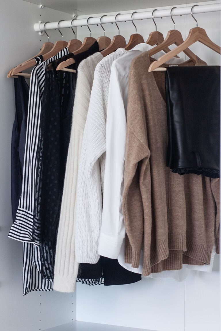 15 Insanely Good Capsule Wardrobe Brands For Every Budget