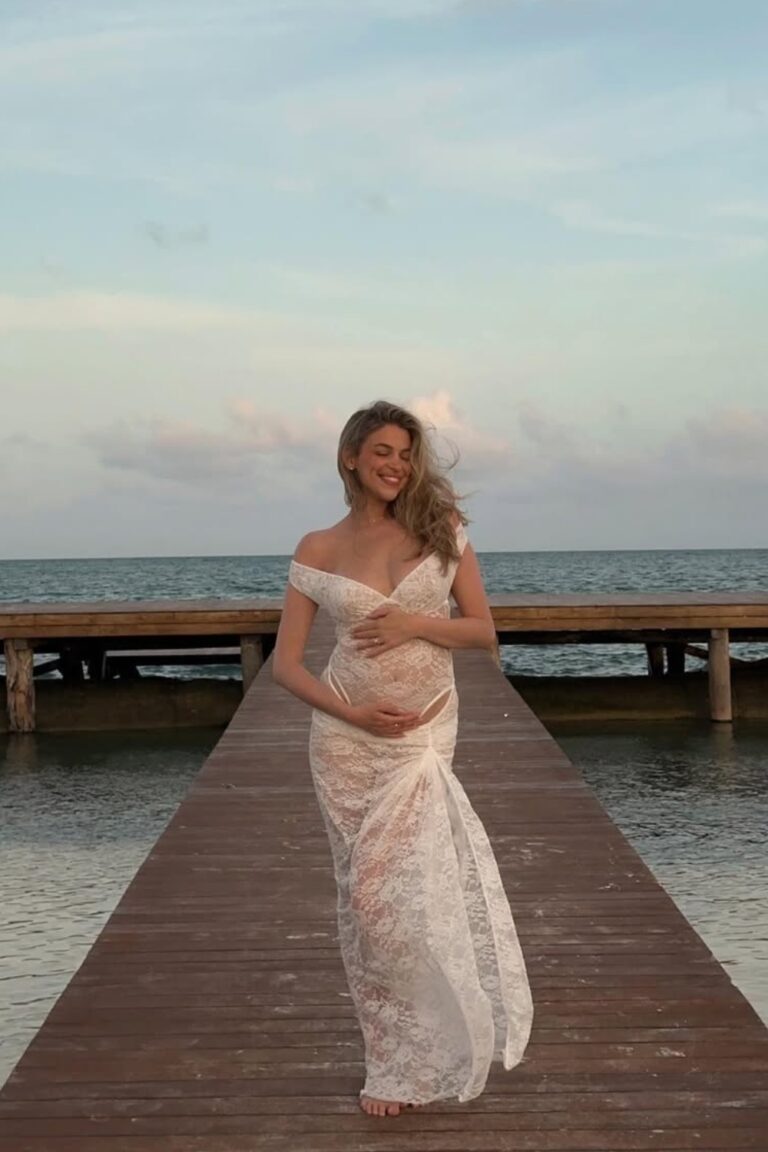 The BEST White Maternity Dresses for Photoshoot Found